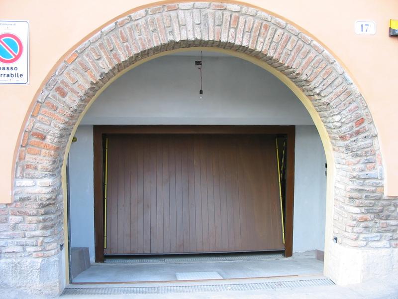 Portoni basculanti Verona Tomellini